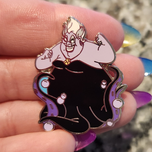Disney | Jewelry | 5 For 3 Disney Pin Villain Ursula The Sea Witch From ...